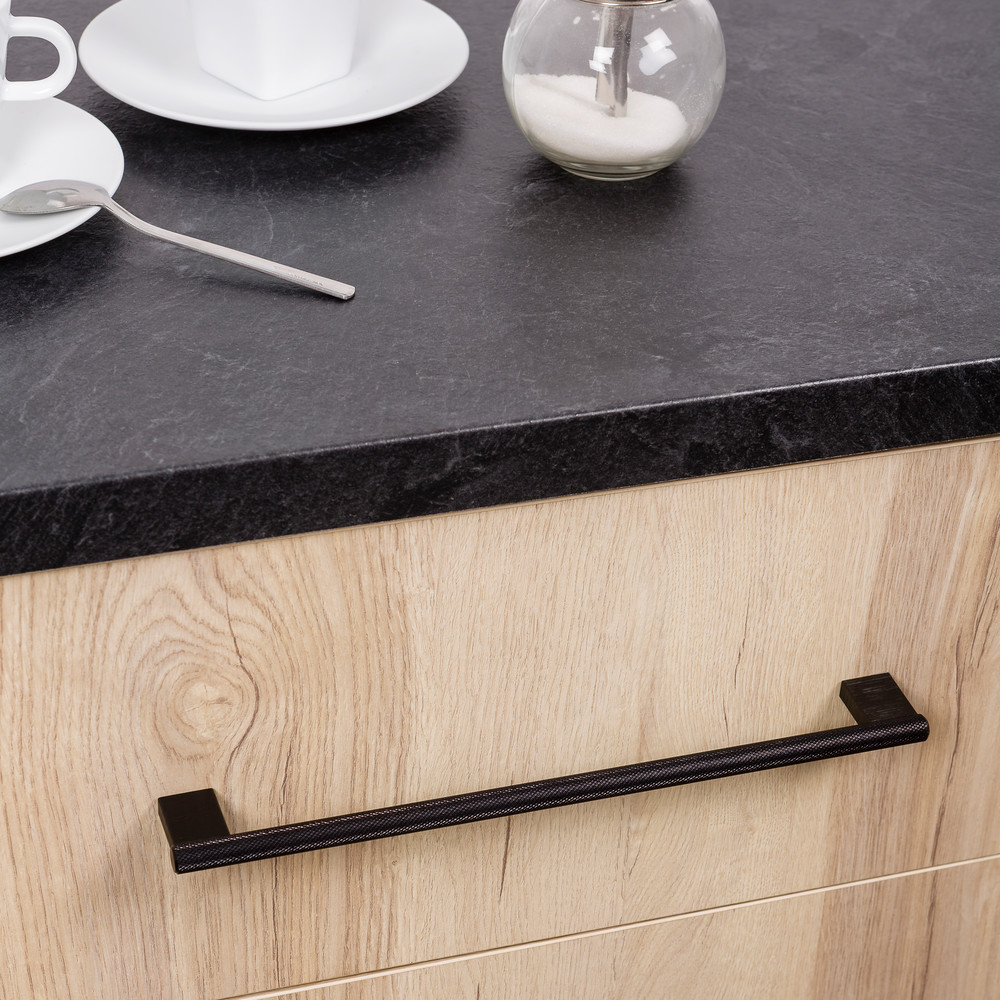 Install new kitchen handles on drawers | Beslagonline.com