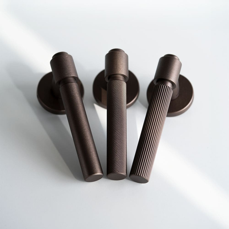 Door Handle Helix 200 - Dark Bronze | Beslagonline.com