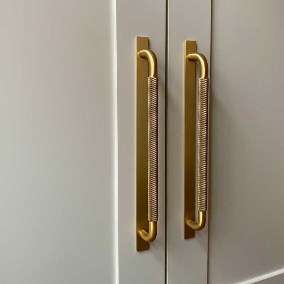 Handle Helix/Back Plate - Brass | Beslagonline.com